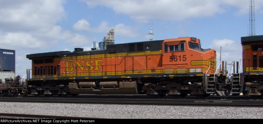 BNSF 5615